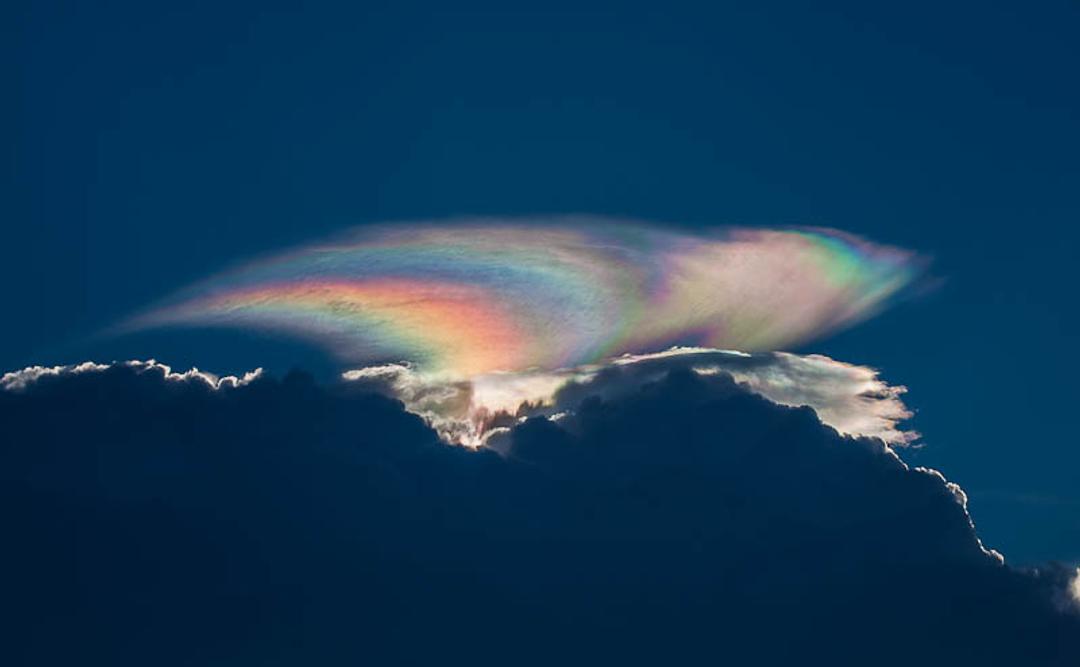 Phénomène météo extraordinaire : les nuages iridescents
