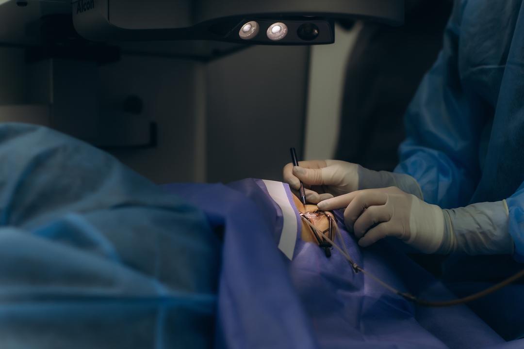 Patient bizarre : il se fait opérer des sinus et ressort du bloc ...