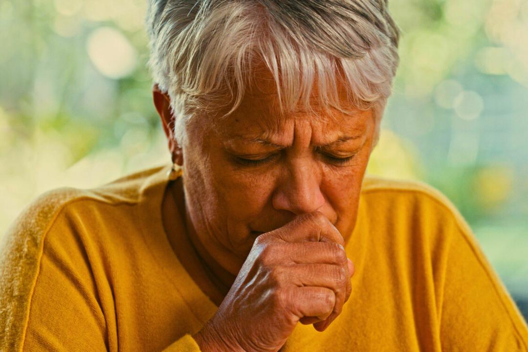 Toux persistante : voici la recette express d’un médecin urgentiste