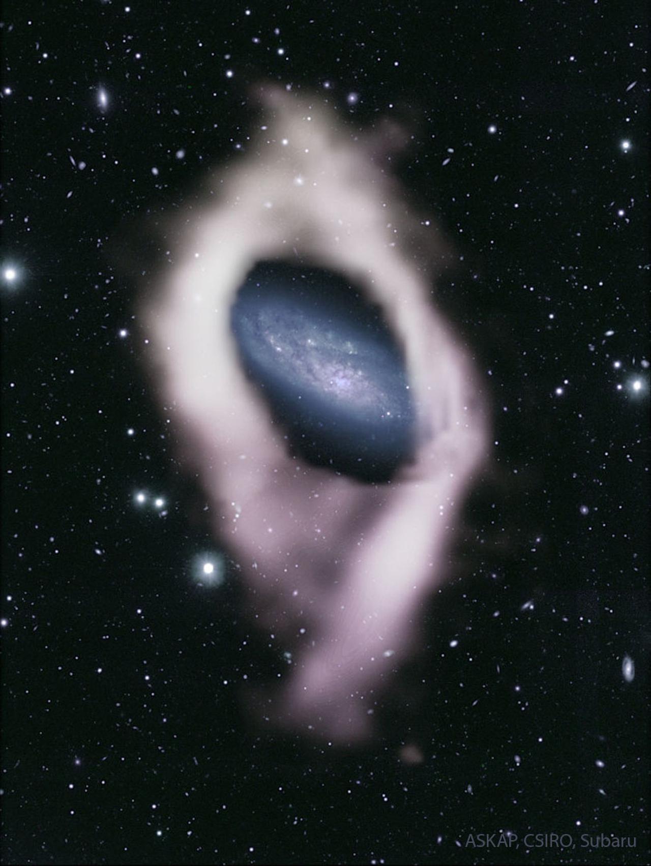 Les astronomes ont découvert que cette galaxie spirale en cache une autre