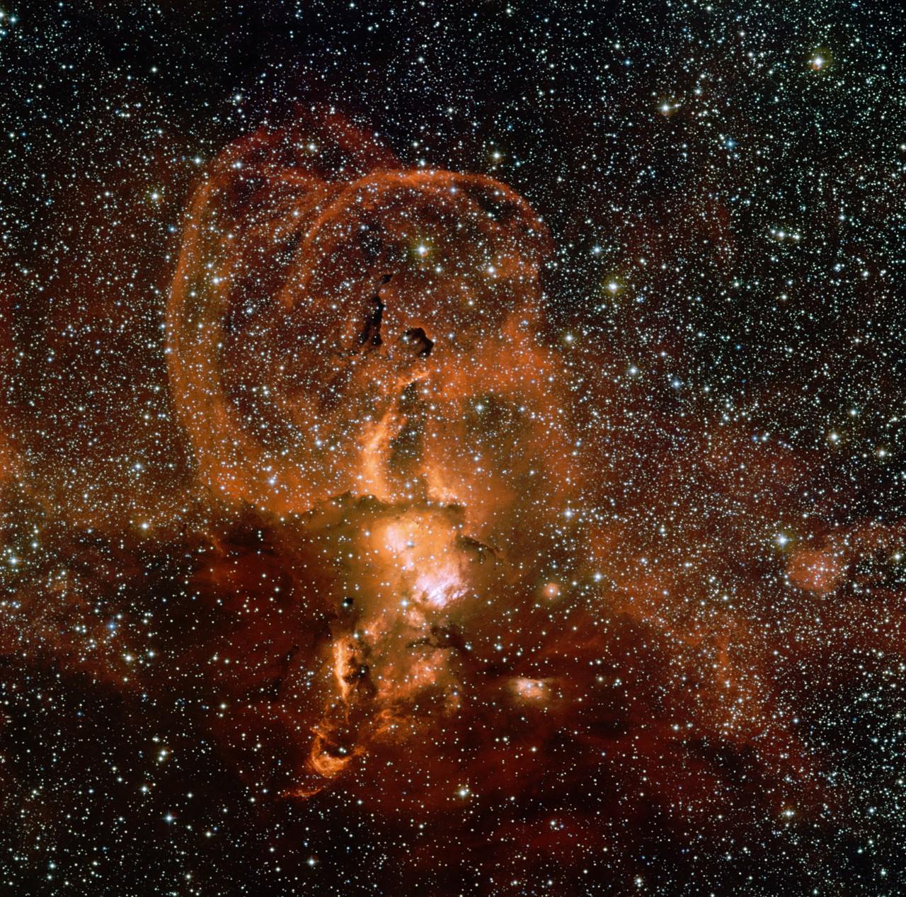 En image : les étoiles meurent avec panache dans la nébuleuse NGC 3582