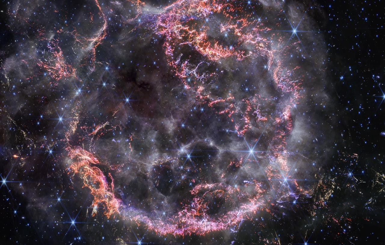 Le télescope James-Webb révèle de spectaculaires images des restes de ...