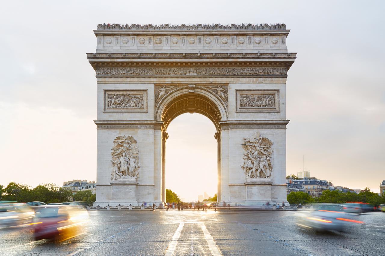 Pourquoi a-t-on construit l'Arc de Triomphe à Paris