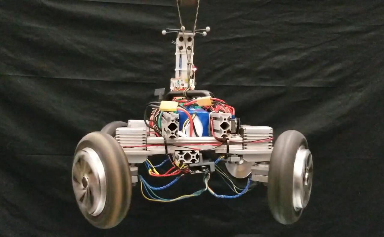 Ce robot retombe toujours sur ses pattes