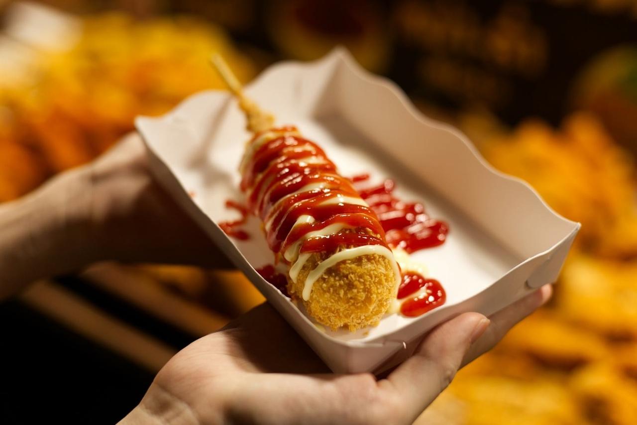 Bubble tea, fluffy pancakes, corn dogs… La nouvelle street food virale ...