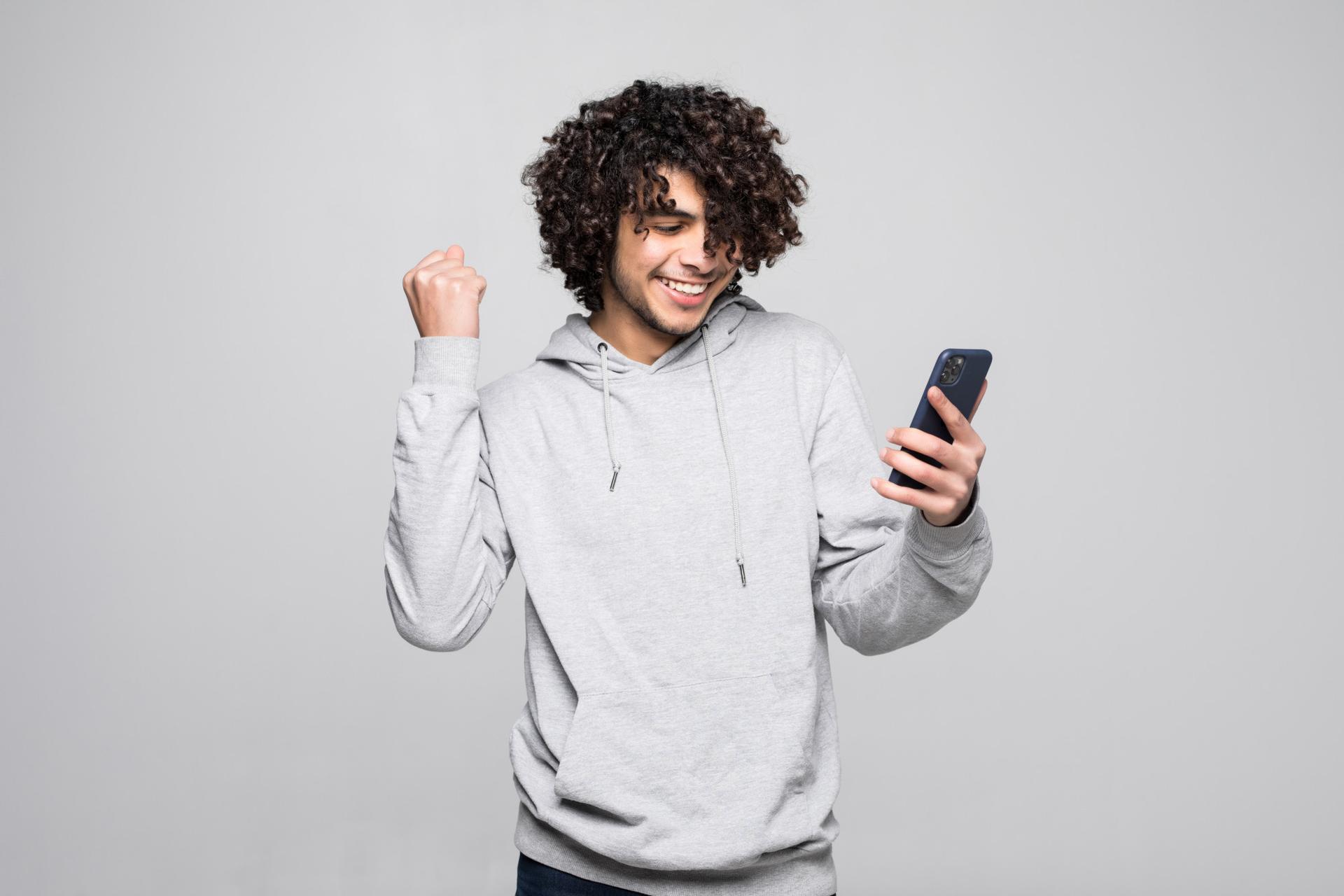 B&YOU 90 Go 5G à 7,99€ : un forfait à petit prix qui fait exploser la ...