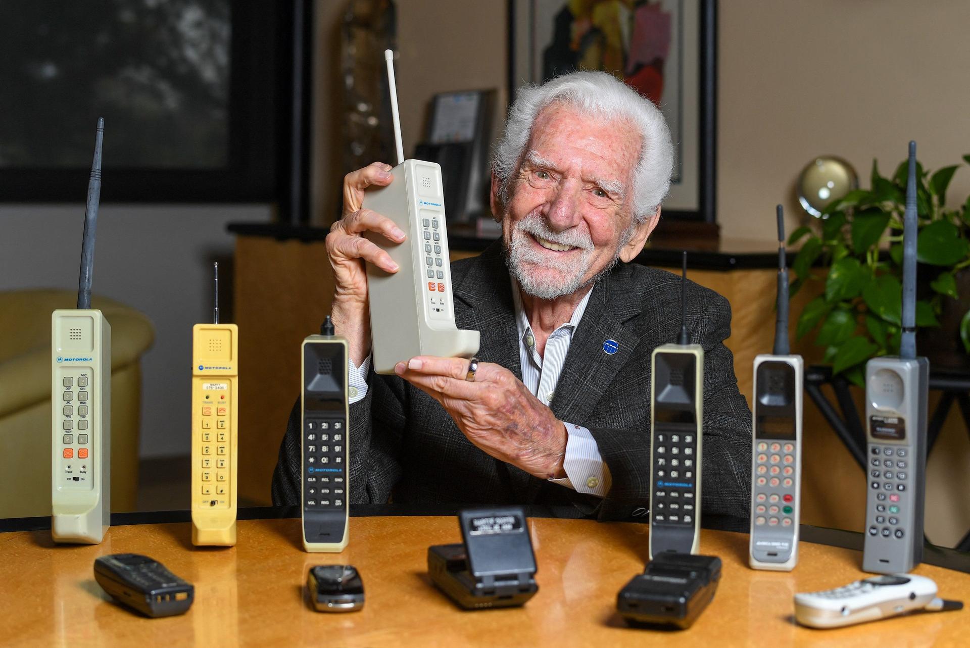 Il y a 50 ans, Martin Cooper appelait son rival à Bell System avec le ...