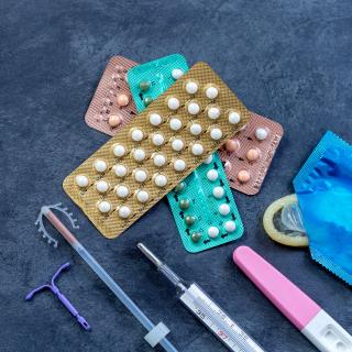 Anneau vaginal : mode d’emploi, inconvénients et contre-indications
