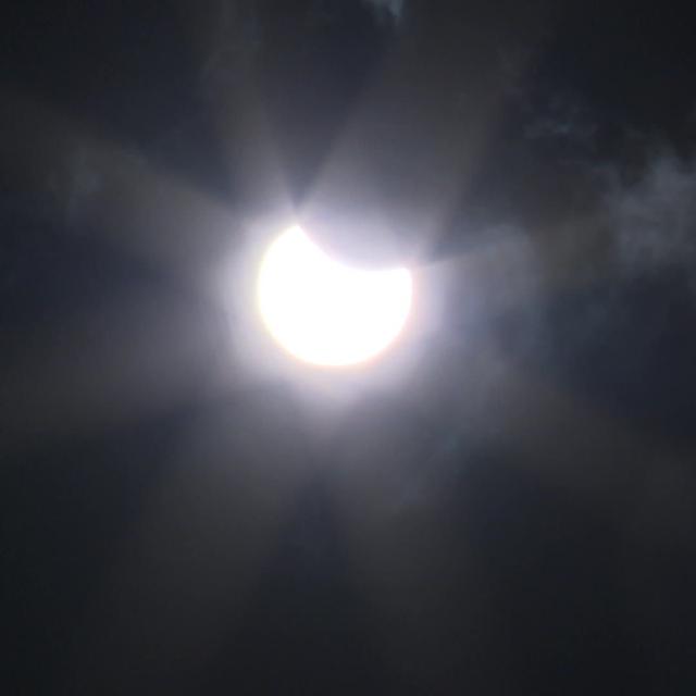 Éclipse totale de Soleil : les zones à connaître absolument pour ...