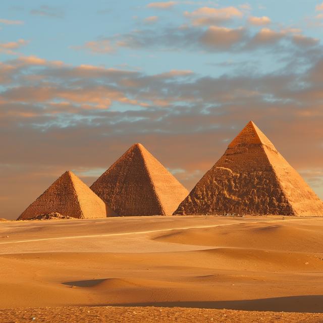 Les archéologues stupéfaits par une porte géante en granit rose dans ...