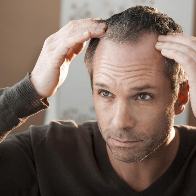 Pourquoi vos cheveux tombent (et ce que vous pouvez vraiment faire pour ...