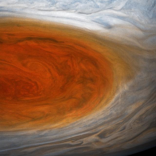 Visir nous plonge dans la Grande Tache Rouge de Jupiter