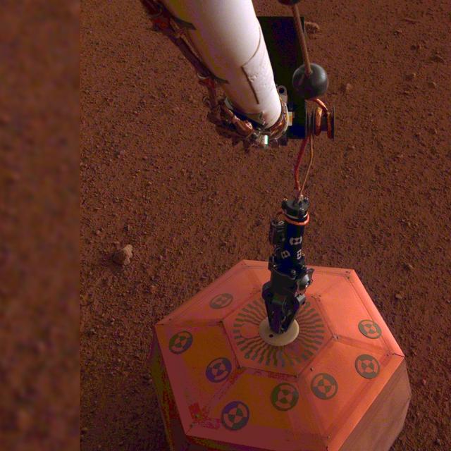 Une incroyable découverte d'un énorme réservoir d'eau liquide entre 10 ...