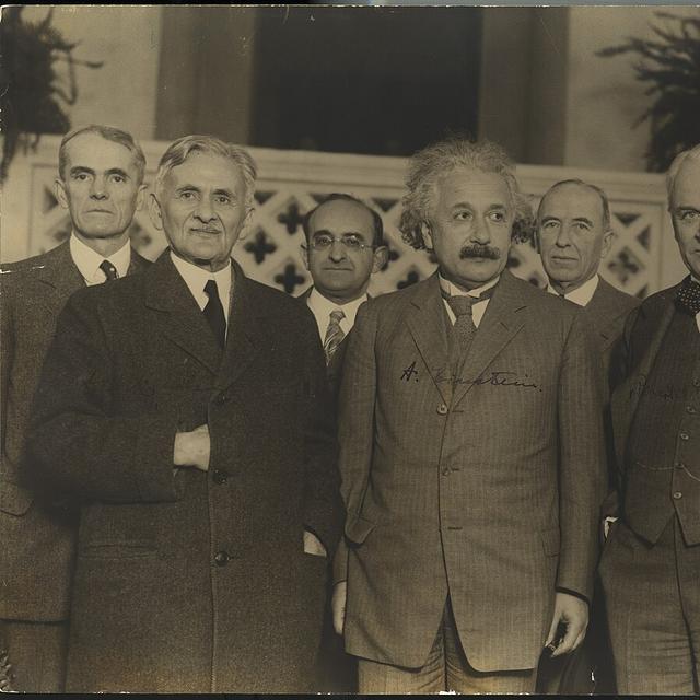 Pourquoi la théorie de la relativité d'Einstein a-t-elle révolutionné ...