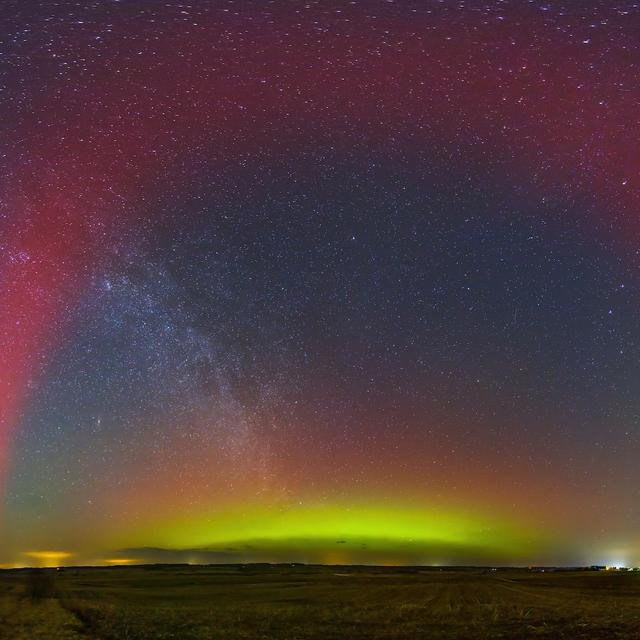 En Islande, un photographe capture une « aurore boréale noire »… un ...