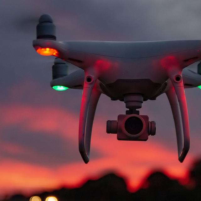 Des drones non identifiés survolent l'Europe : mais pourquoi ne sont-ils pas abattus