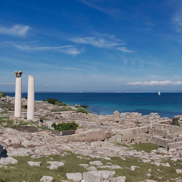 Tharros : les spectaculaires ruines romaines qui dominent la mer en ...