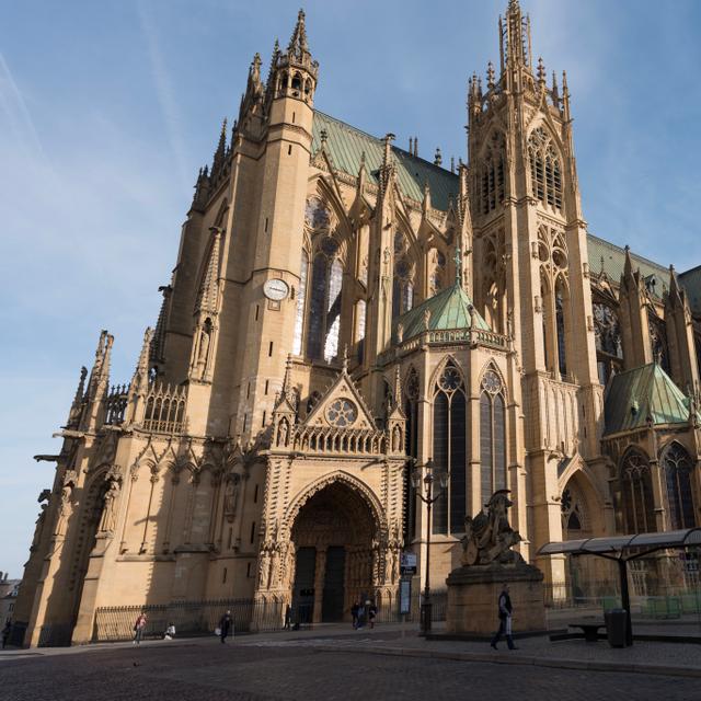 Définition | Parvis : qu'est-ce que c'est ? | Futura maison