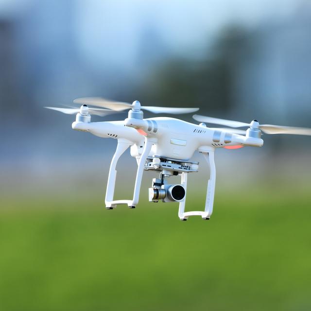 Des drones non identifiés survolent l'Europe : mais pourquoi ne sont-ils pas abattus