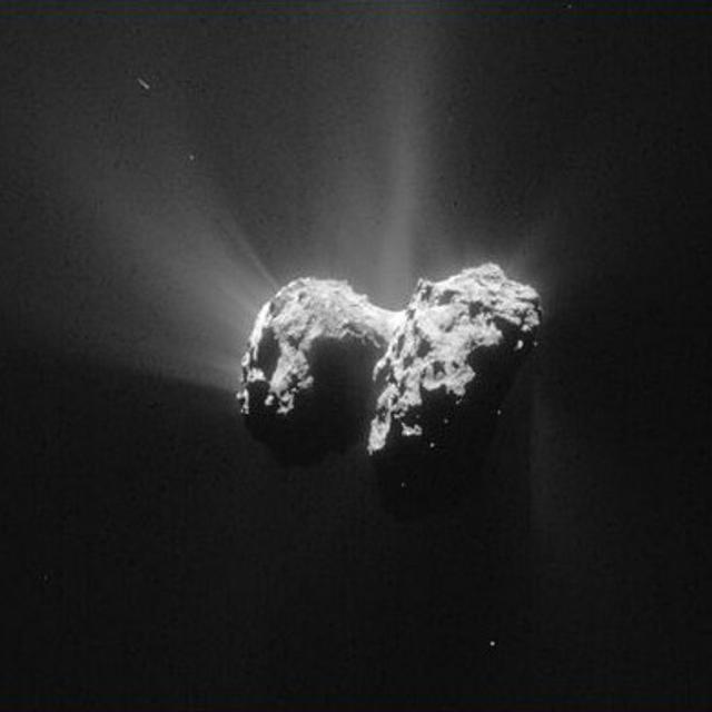 Une superbe vidéo de la comète Tchouri visitée par Rosetta il y a 5 ans
