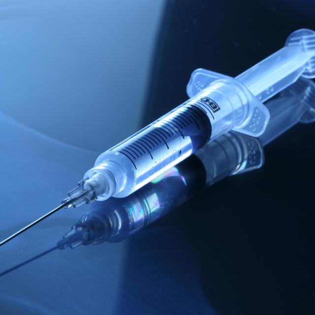Grippe : un vaccin ARNm fait mieux que le classique… mais tout le monde ...