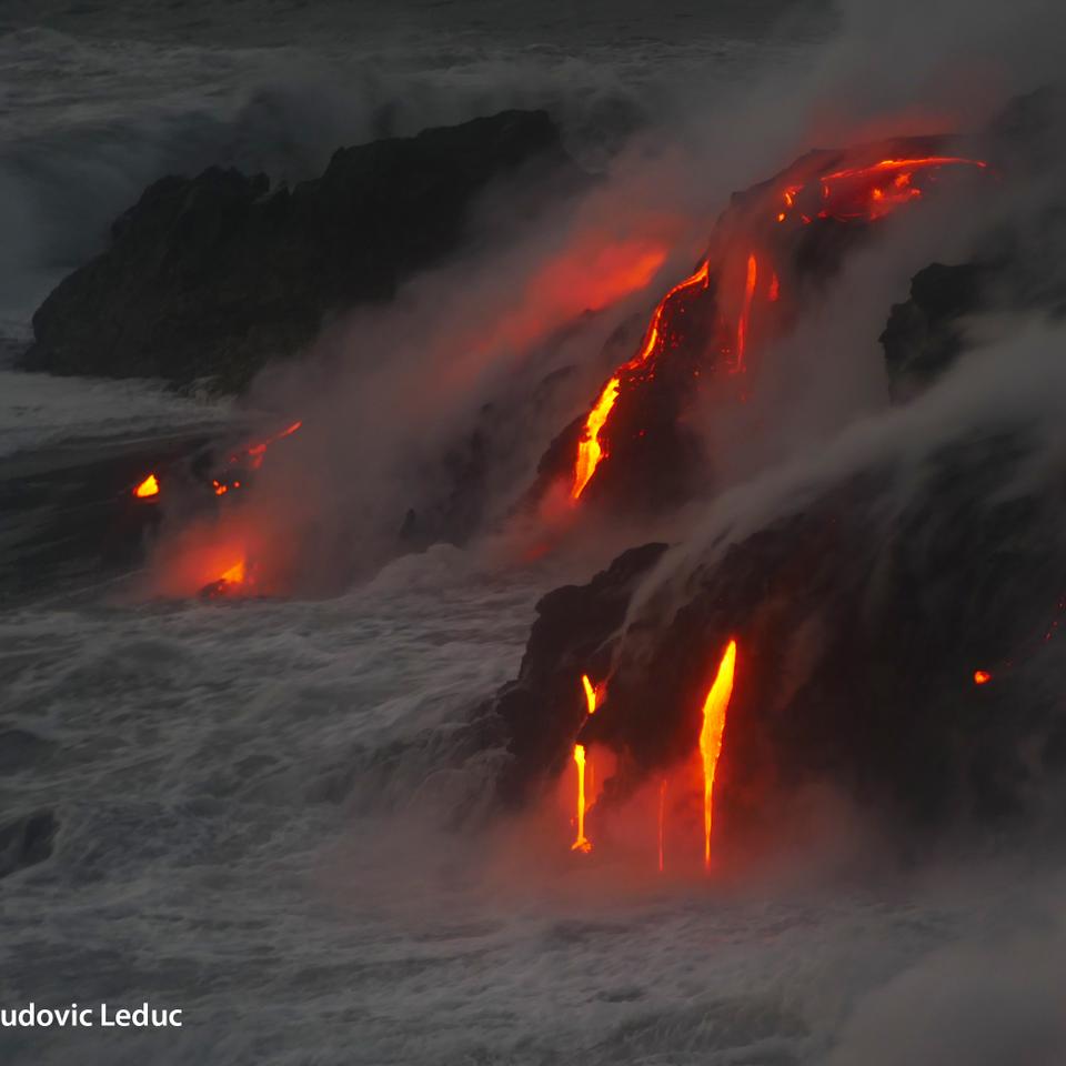 Un volcanologue raconte le Piton de la Fournaise et sa lave comme au ...