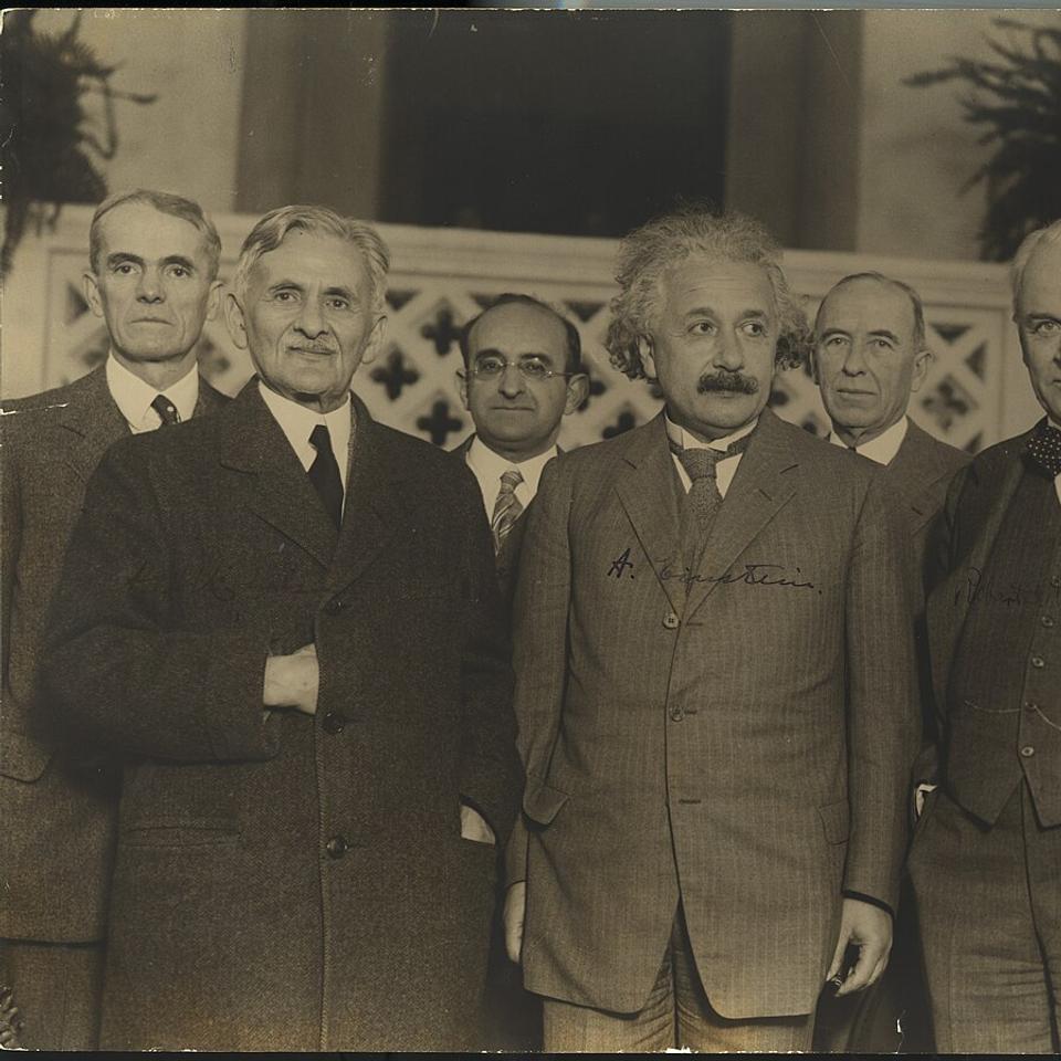 Pourquoi la théorie de la relativité d'Einstein a-t-elle révolutionné ...