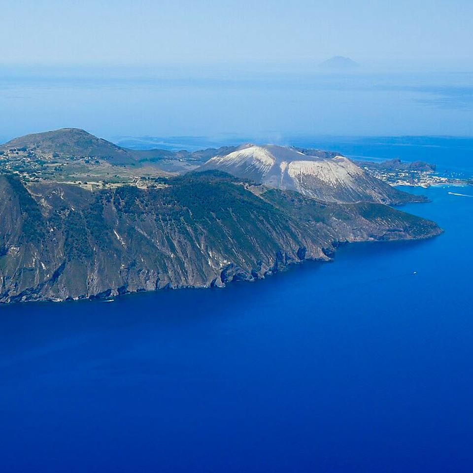 Vulcano : ce que révèle vraiment cette île volcanique fascinante des ...