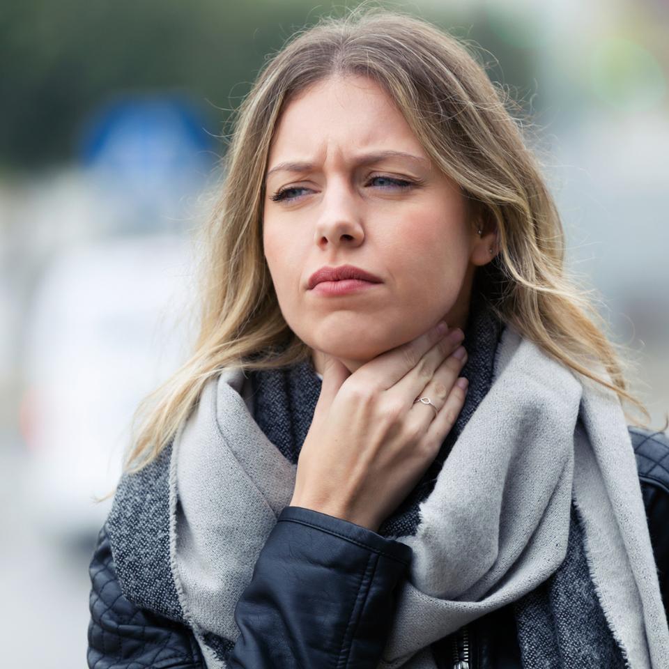 Comment se débarrasser des glaires coincées dans la gorge