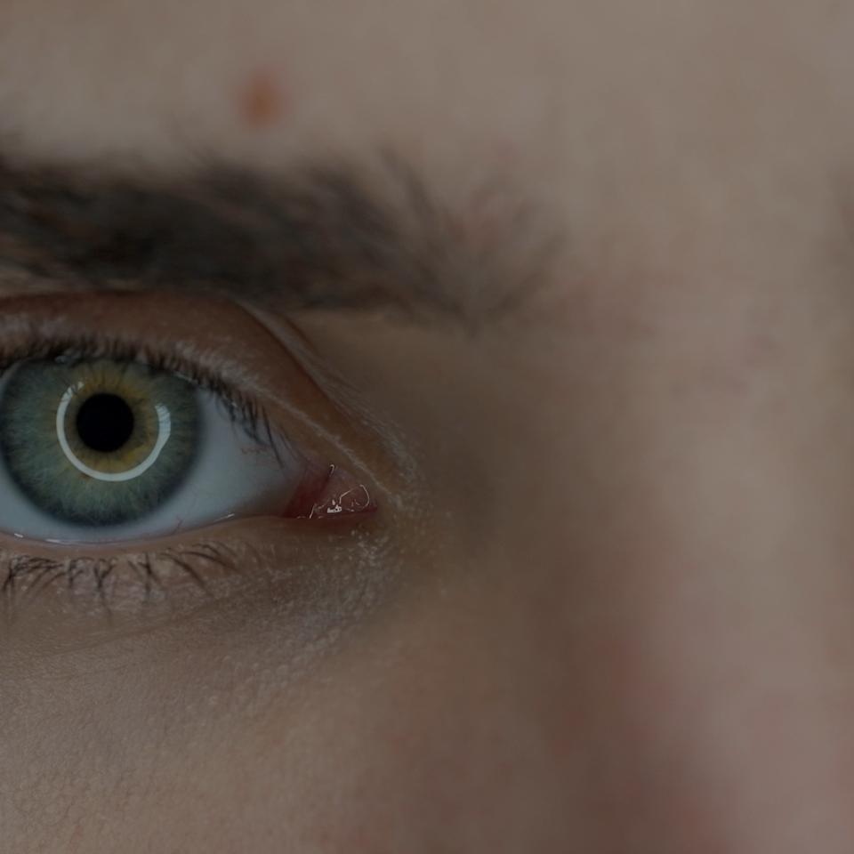 Des points scintillants dans votre champ de vision ? 3 causes possibles ...