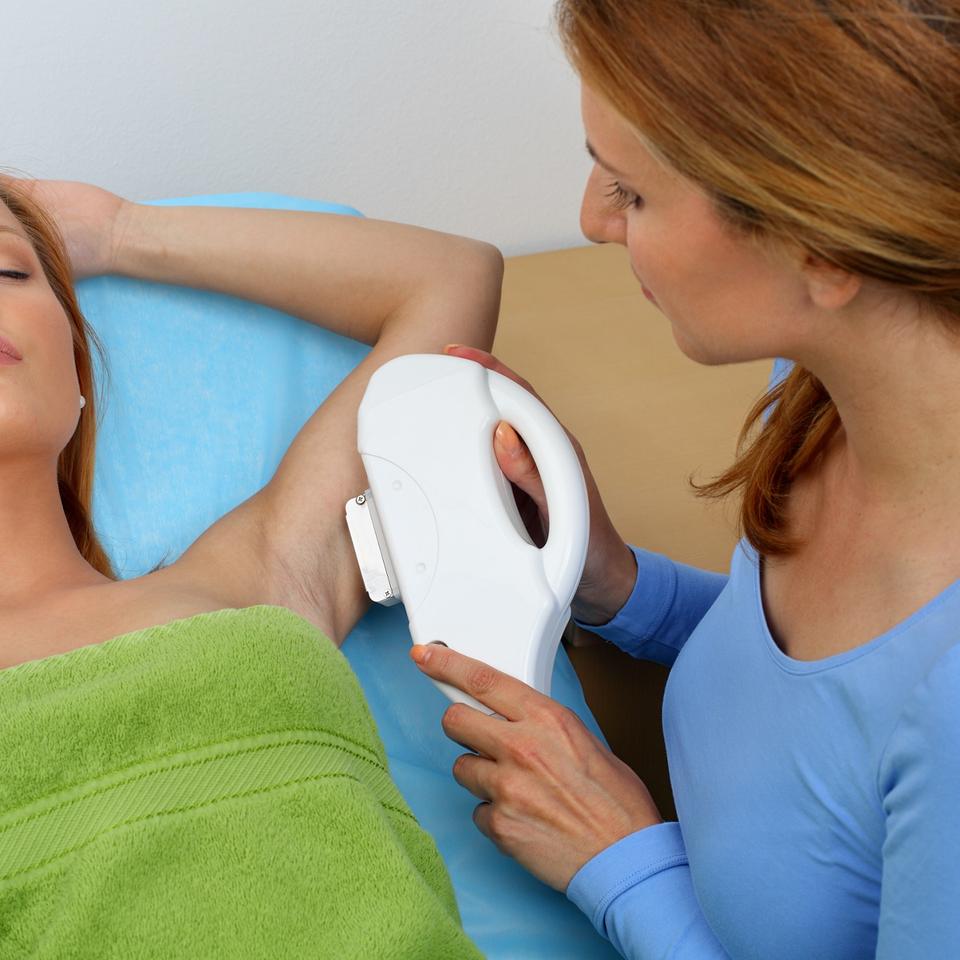 Épilation définitive : lumière pulsée ou laser, quels dangers