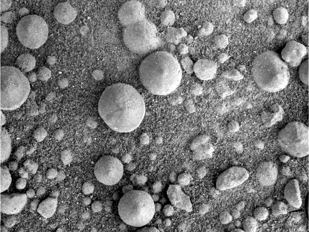 Sur Mars, Opportunity découvre d’étranges sphérules