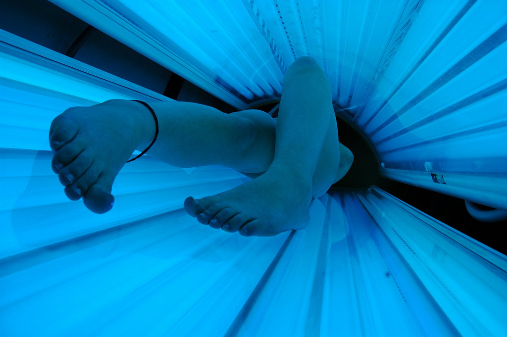 Cabines à UV et cancers : avant 25 ans c’est encore plus risqué