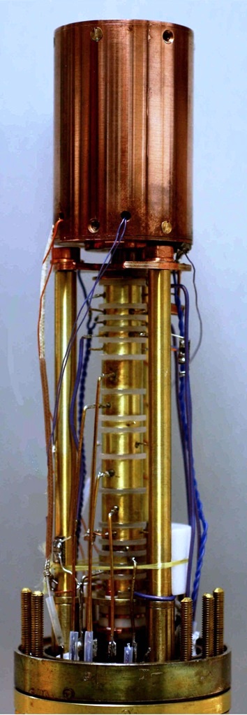 Une mesure fine du moment magnétique de l'antiproton, une clé pour la ...