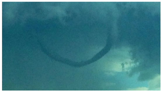 Phénomène météo extraordinaire : le nuage nœud papillon